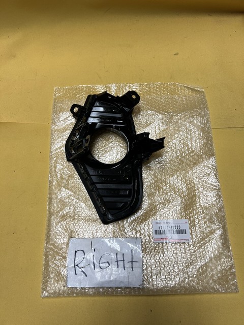 Toyota RAV4 2019-2021 Front Bumper Fog Light Cover Trim Right Side ...