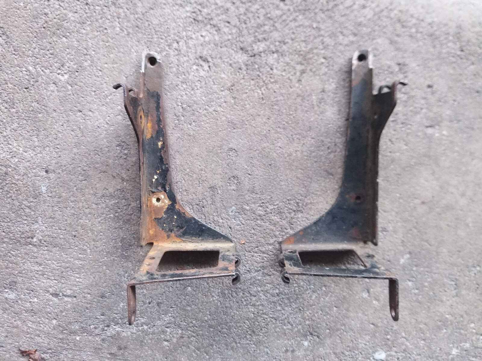 BMW R50/5 R60/5 R75/5 Battery Holder Left & Right | eBay