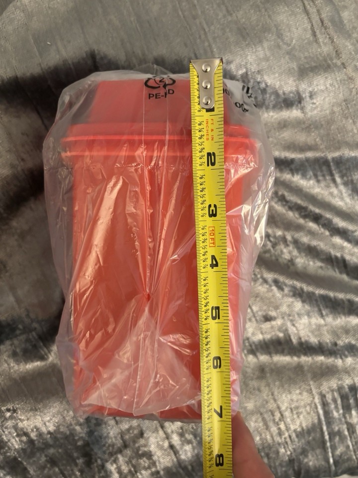 Tupperware Pick-A-Deli SMALL Red Pickle Keeper Peppers 4.5 Cup BRAND ...