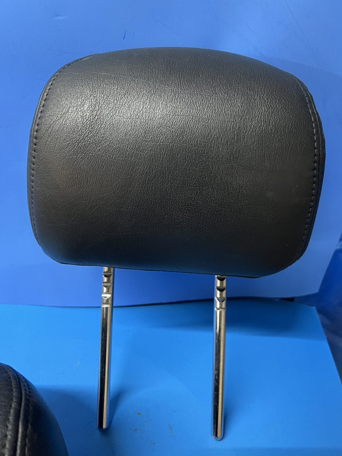 1999-2004 JEEP GRAND CHEROKEE SET OF 2 FRONT HEADRESTS BLACK LEATHER ...