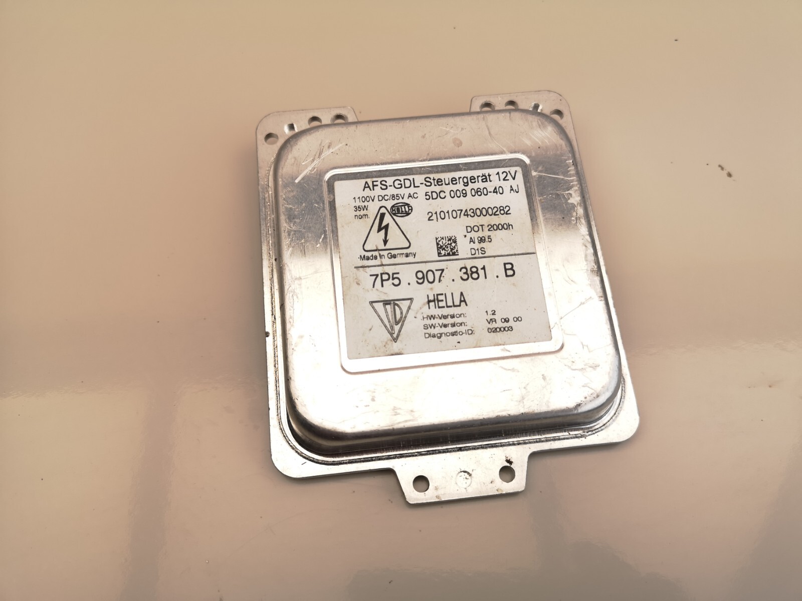 Original Hella Porsche Cayenne 958 92A Xenon Ballast Headlight 7P5.907. ...