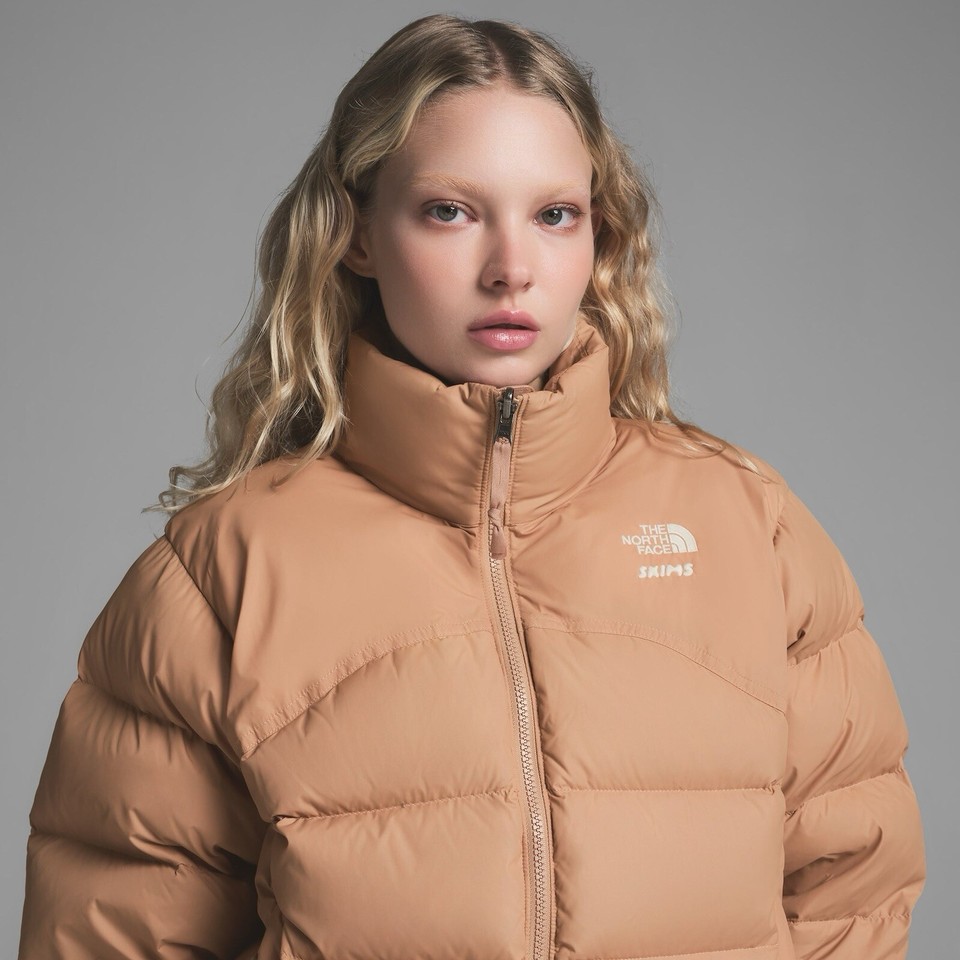 SKIMS X THE NORTH FACE 2000 RETRO NUPTSE JACKET - OCHRE - SIZE Large IN ...
