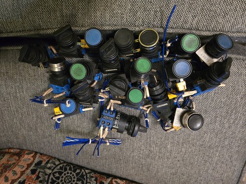 IDEC Pushbuttons,Selector Switches, Key Switch Lot (20) | eBay