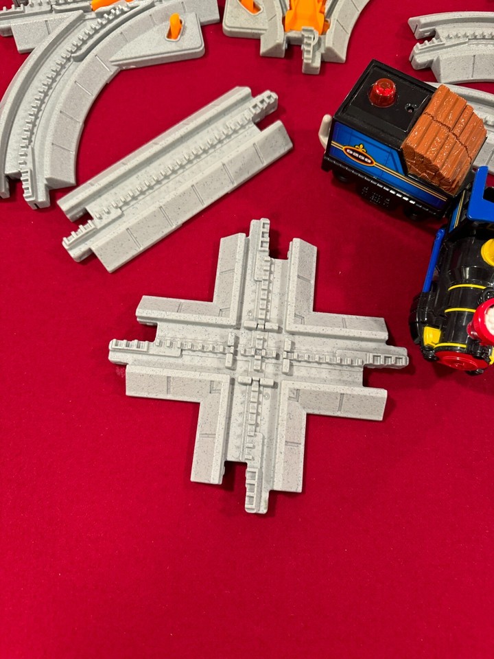 Fisher Price Geo Trax Train Set Parts and Locomotive FOR PARTS READ | eBay