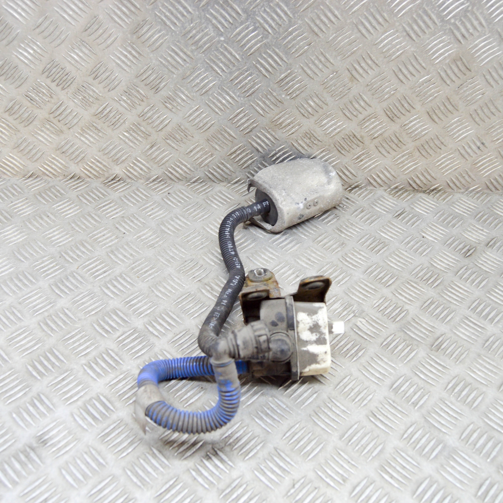 MASERATI Ghibli M157 Fuel Vapor Leak Detection Pump 670003287 3.0i ...