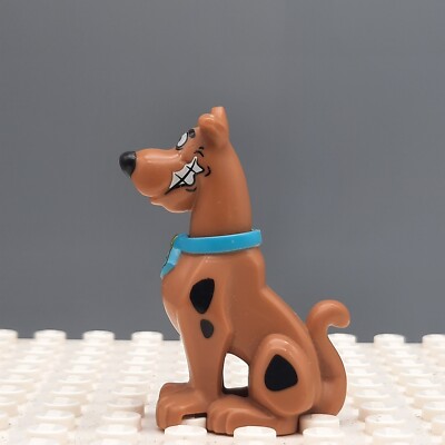 LEGO Scooby-Doo Sitting with Chattering Teeth Pattern Minifigure ...