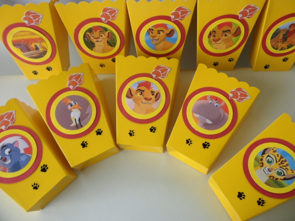 The Lion Guard Party favors popcorn / candy box/ Goodie bag SET OF 10 ...
