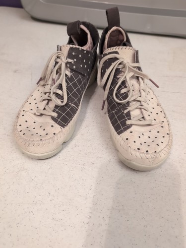 Rare Clarks Original Wallabees Trigenic Shoes Women 8M Beige Suede Lace ...