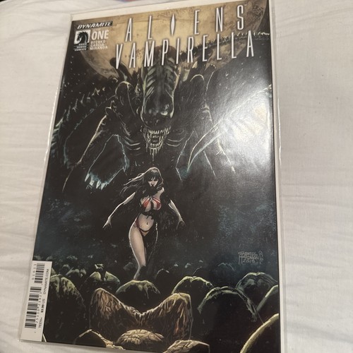 Aliens Vampirella #1 Comic Book 2015 NM 1st Aliens Vampirella Crossover Event | eBay