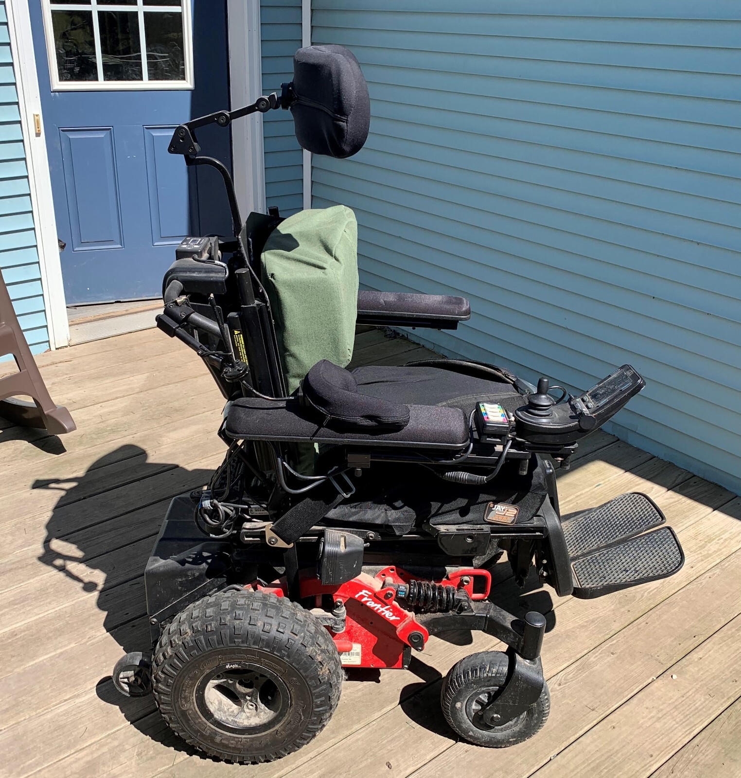 Magic Mobility Frontier V6 All Terrain Power Wheelchair w/ Lift ...