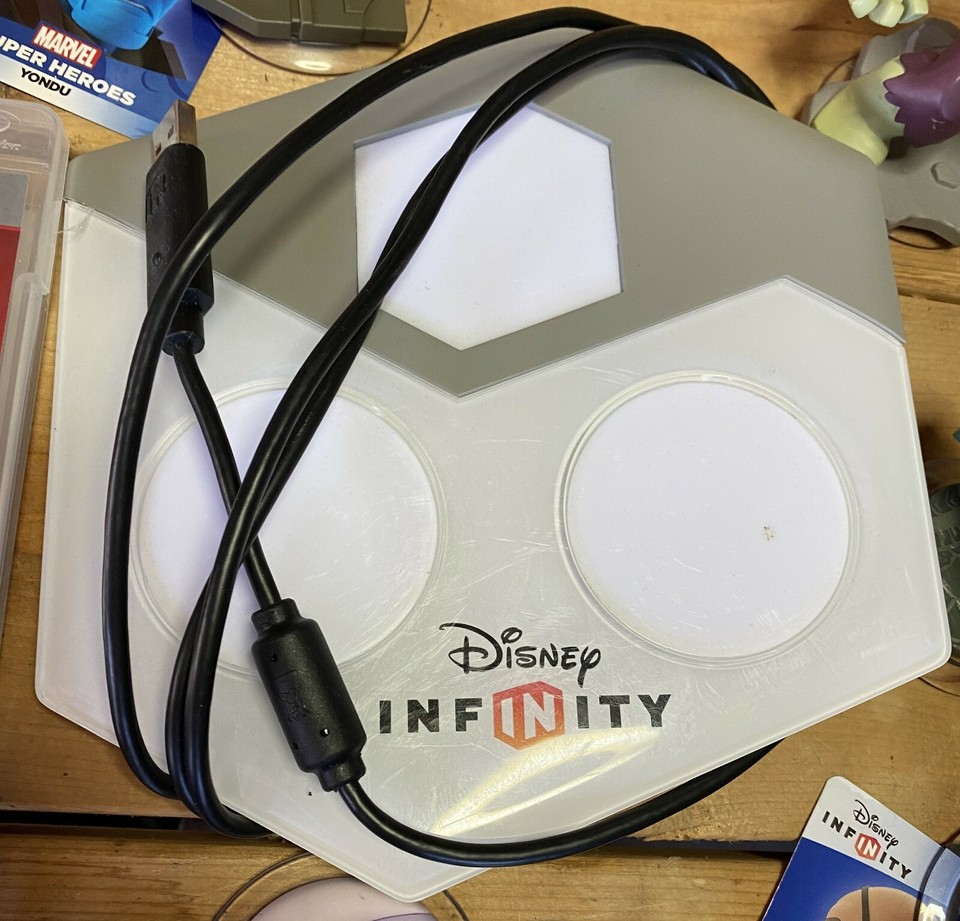 Disney Infinity PlayStation PS3 Bundle, 3.0 Game, Portal, 22 Figures ...