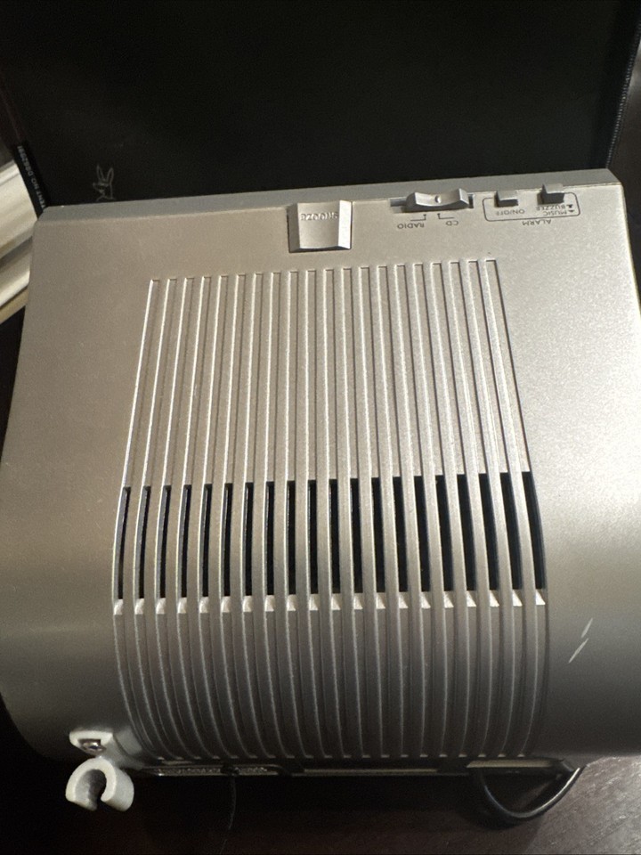 Emerson 2005 CKD 2330 AM/FM CD Stereo Clock Radio with Swinging Electronic Door | eBay