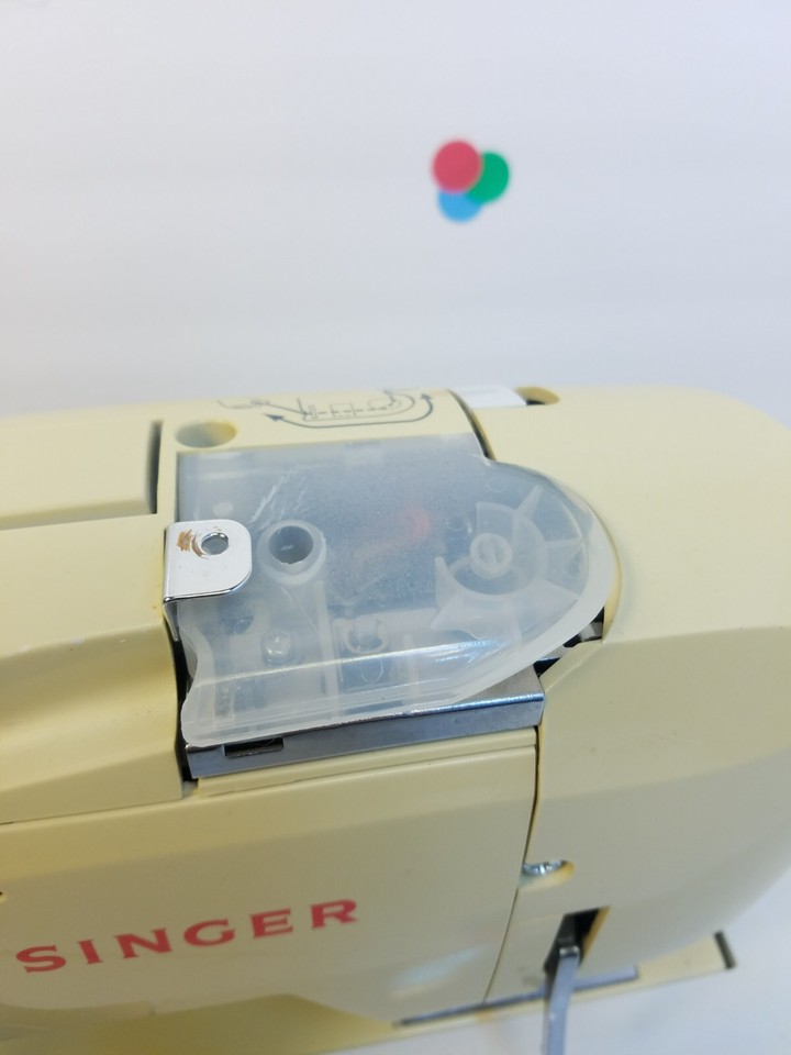 Singer Quantum Futura CE-200 Computerized Sewing/Embroidery Machine NO ...