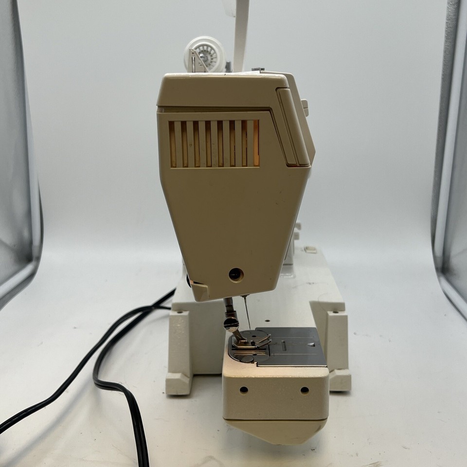 SINGER 9015 T SEWING MACHINE Working With Pedal | eBay