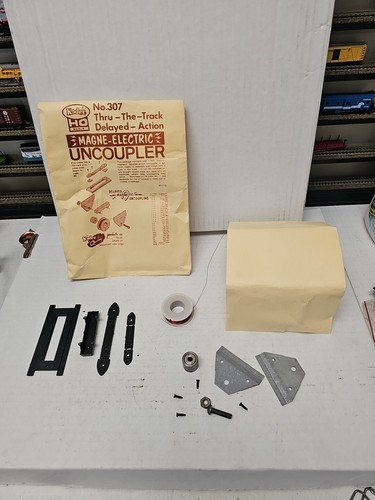 HO SCALE KADEE # 307 THRU THE TRACK DELAYED ACTION MAGNE ELECTRIC ...