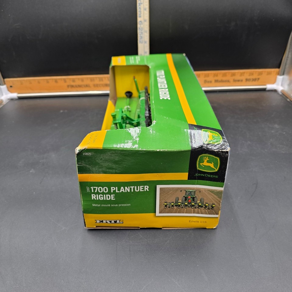 NIB 1/16 Ertl Farm Toy John Deere 1700 Rigid Planter Tractor Implement ...