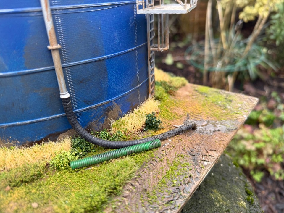 1/32 farm diorama. Slurry store. Britains. UH. Farm models. Dioramas ...