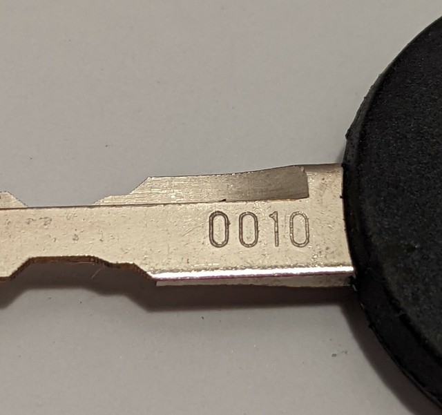 Knapheide 12245916 (Key Code 0010) Replacement Key for Std Service Body ...