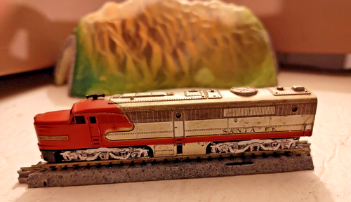 N Scale Con Cor Santa Fe PA1 long nose diesel Locomotive | eBay