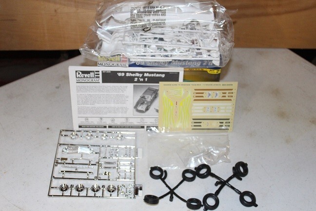 Revell 1969 Shelby Mustang 2n1 Model Kit 1:25 Complete/Unbuilt Open ...