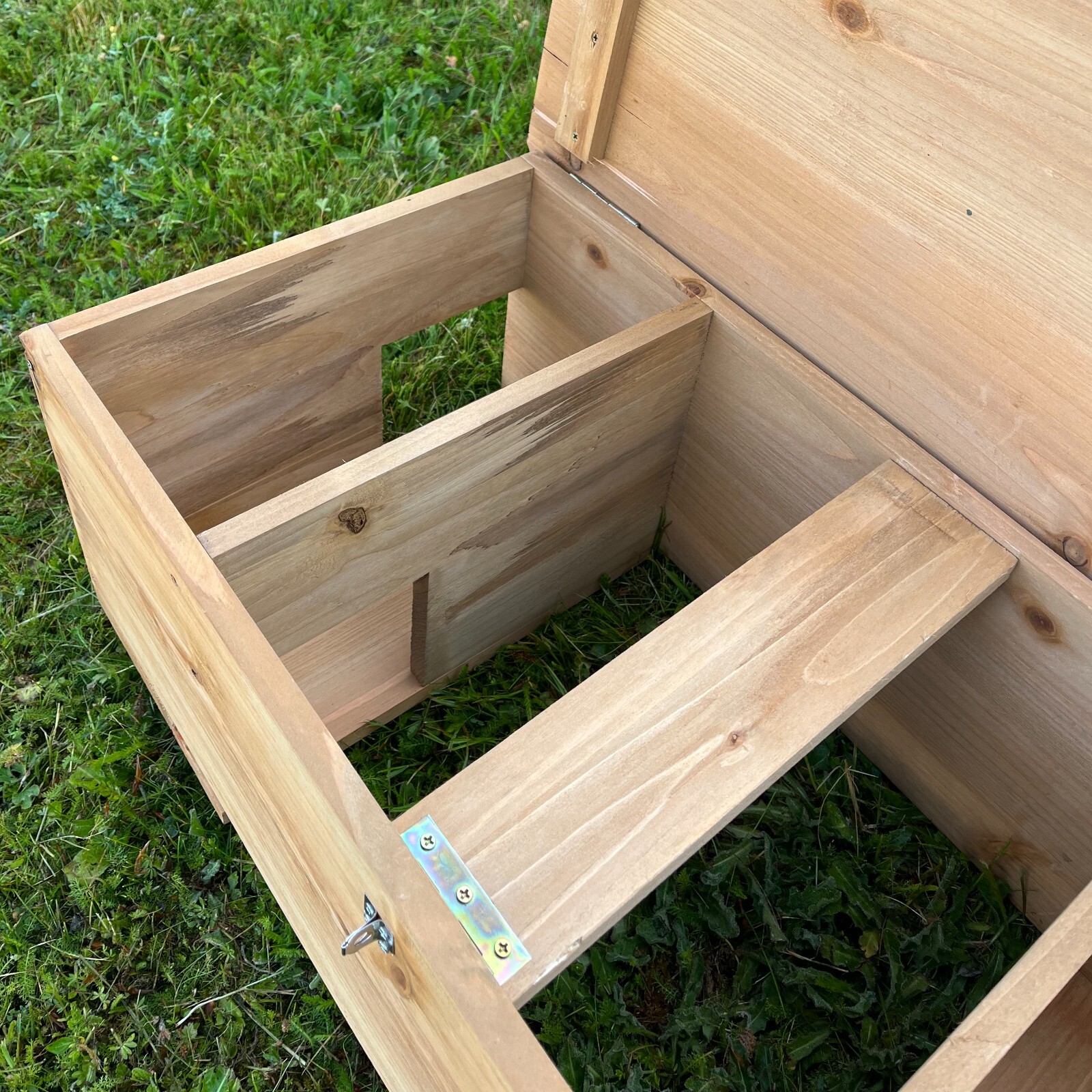 Wooden Hedgehog Feeding Station House Shelter Hibernation Nest Box ...