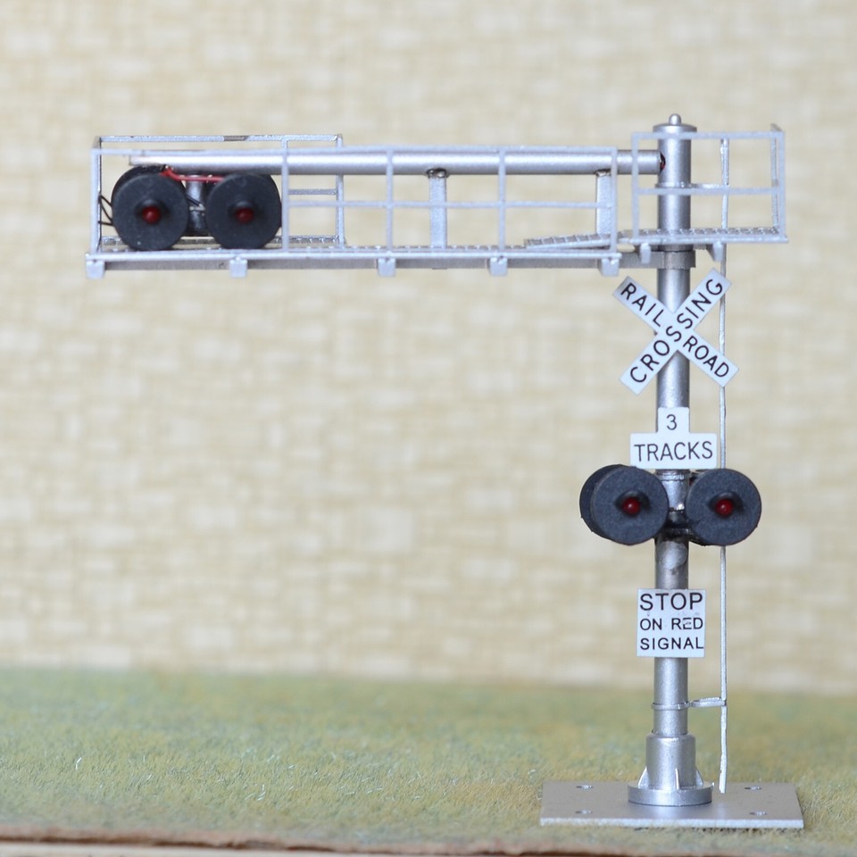 1 x HO scale model railroad cantilever grade crossing signal 3 tracks # ...