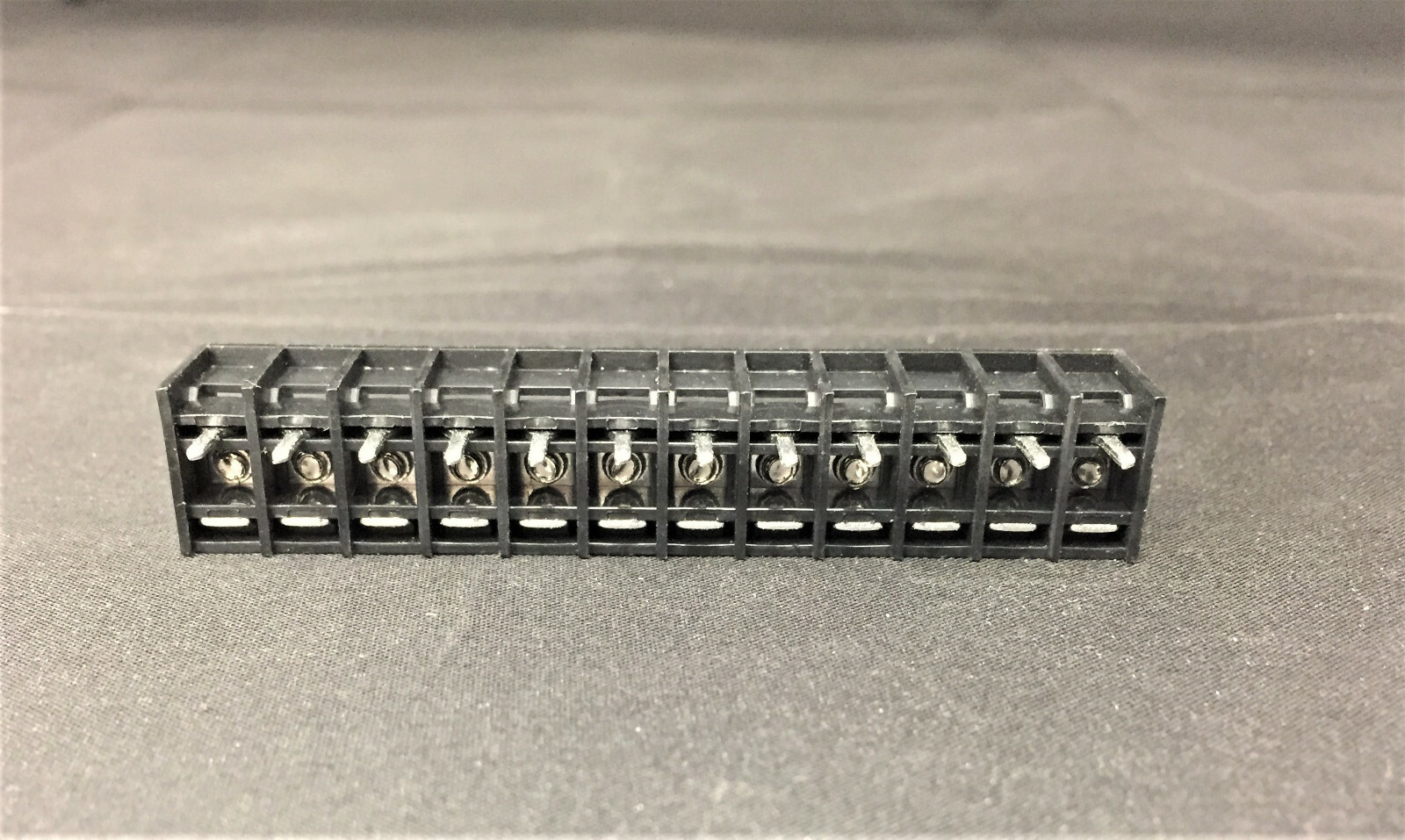12 Position 6.35mm Single Row Terminal Block - PC Term DT-29-B01W-12R ...
