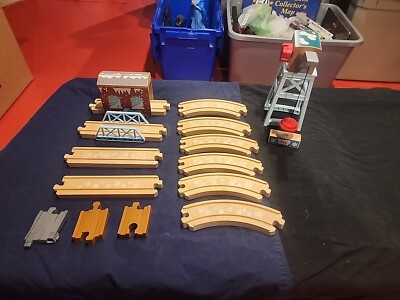 Thomas and Friends Wooden Railway Snowy James 16 Piece Track Set w ...