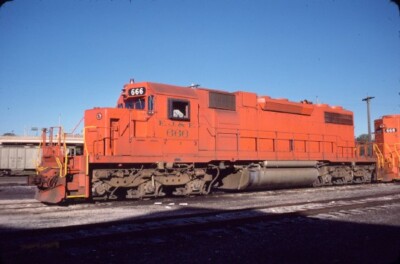 EJE 666 SD-38-2 WAUKEGAN IL(ELGIN JOLIET & EASTERN) ORIGINAL SLIDE 10-4 ...