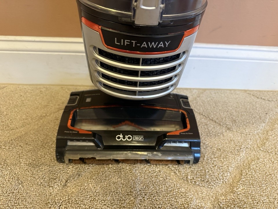 Shark Duo Clean Lift Away Vacuum Cleaner ~ Model NV77131 | eBay