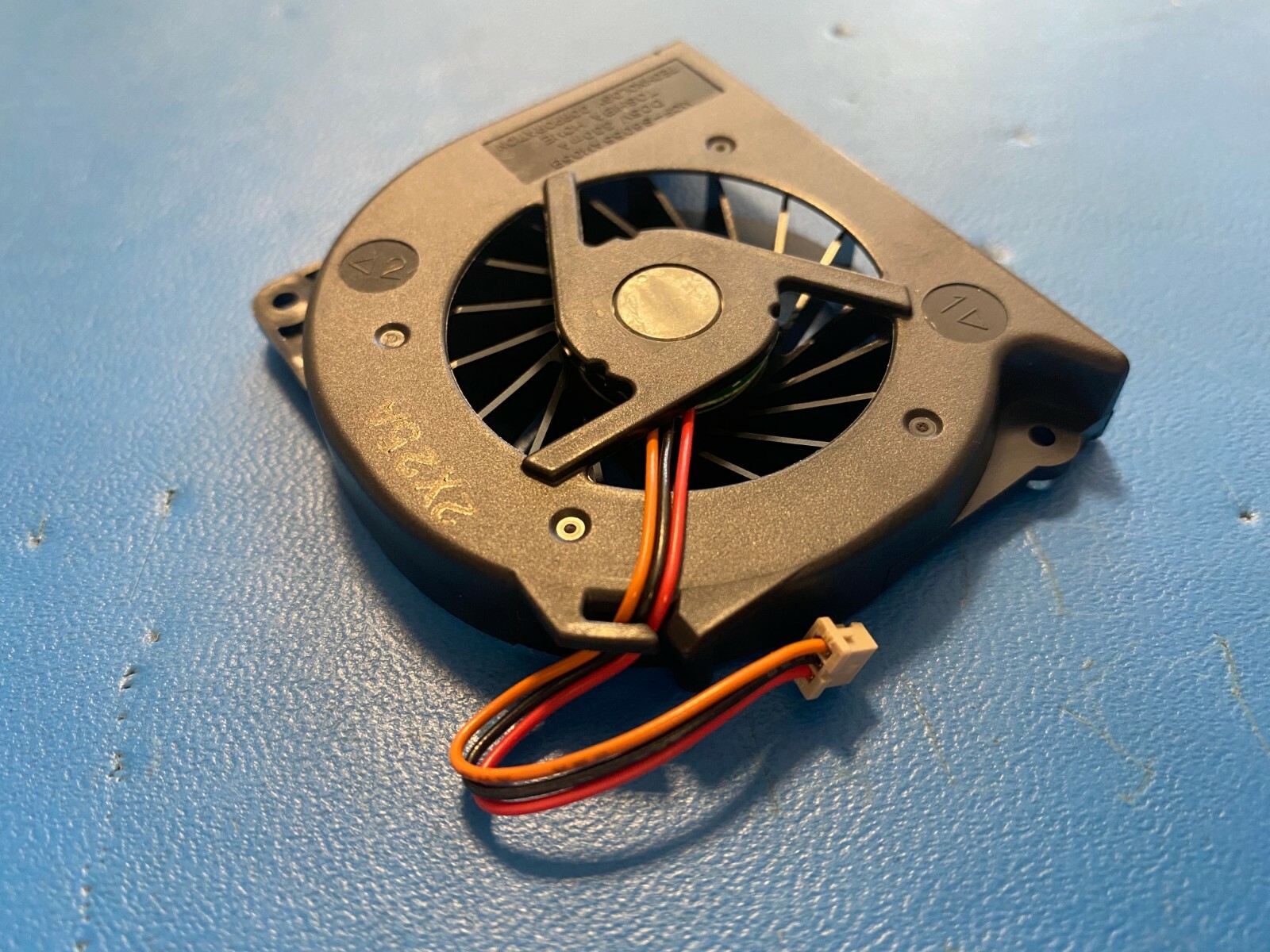 Fujitsu Lifebook E8410 S6510 S7111 T4220 T4410 T4215 T5010 Fan MFC ...