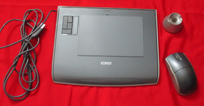 Wacom Intuos 3 Graphics Drawing Tablet Wireless Mouse & Pen Holder PTZ ...