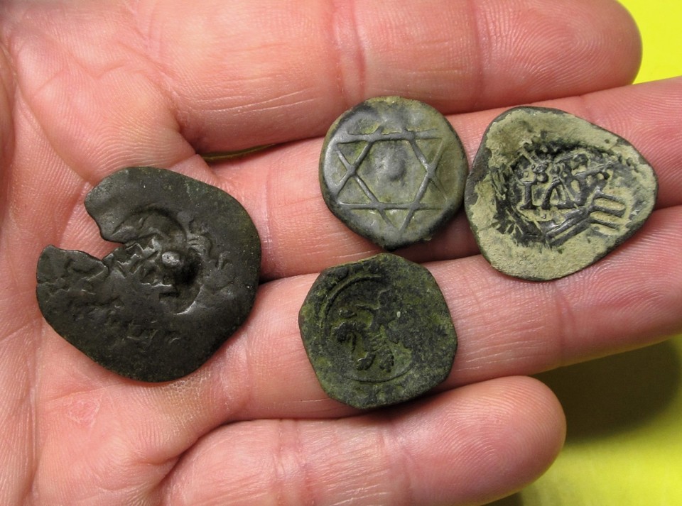 AWESOME LOT 16 DATED PIRATE TREASURE COBS SPANISH MARAVEDIS COLONIAL ...