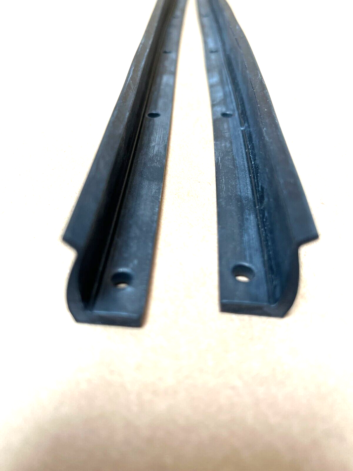 Land Rover Defender 90, 110, Front Lower Door Sill Seal Set MWC6130 ...