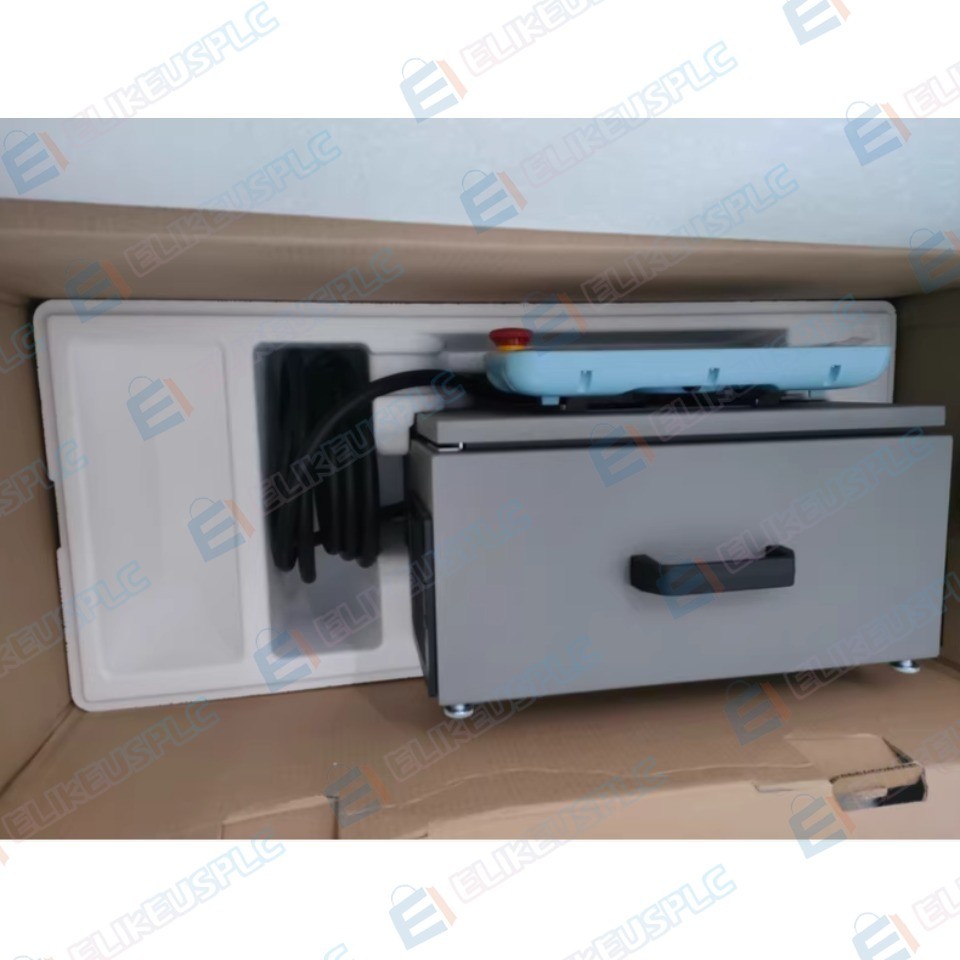 BRAND NEW Universal Robots UR5e Cobot with Control Box & Teach Pendant ...