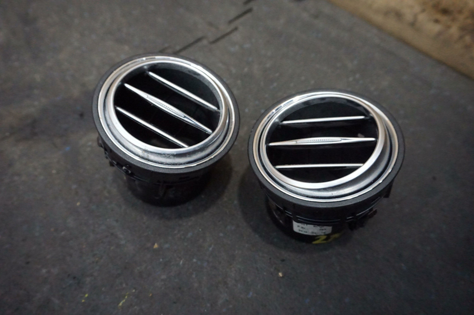 Dash Left & Right Air Heater Vent & Duct 2228300746 2228300846 Mercedes ...