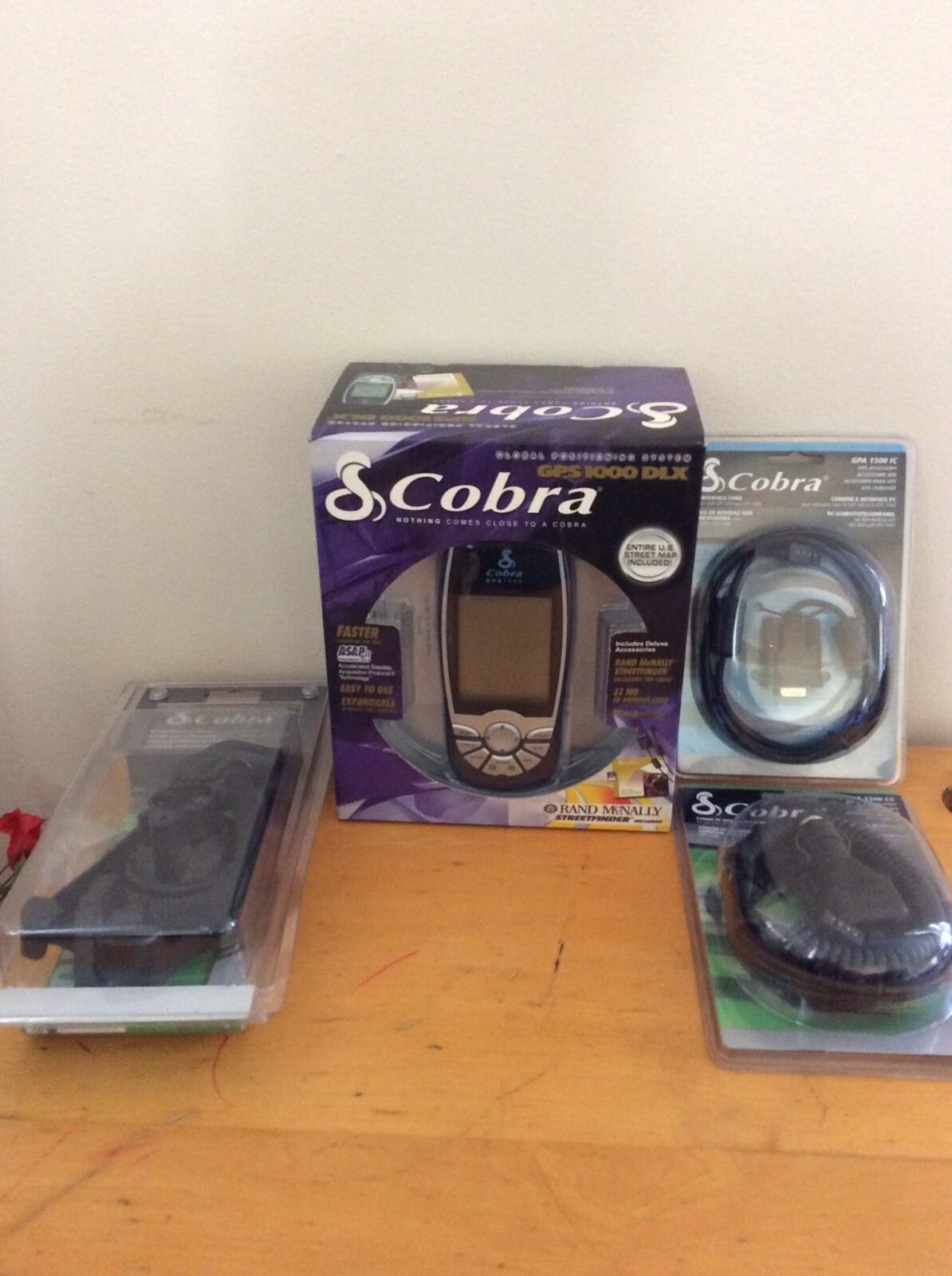 NEW Cobra GPS 1000 DLX 1.8" Portable GPS Navigation Bundle Complete | eBay