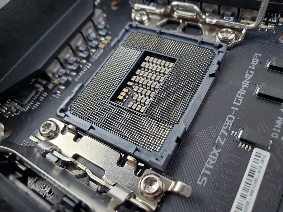 ASUS ROG Strix Z790-I Gaming WiFi, LGA1700 mITX Intel Motherboard ...