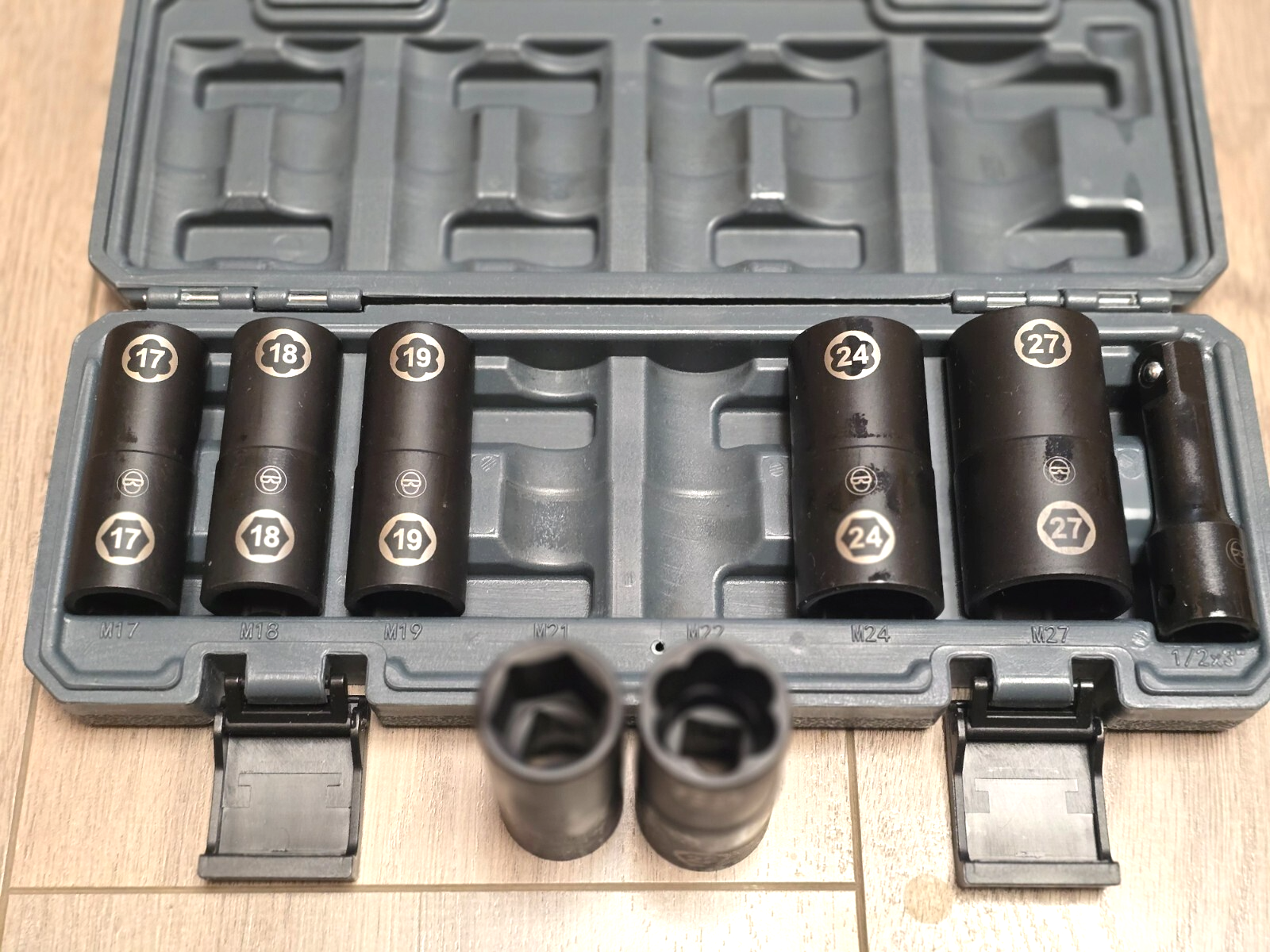 Lisle Tools 8pc 1/2" dr Hex/ Twist Extractor Wheel Lug Flip Socket Set ...