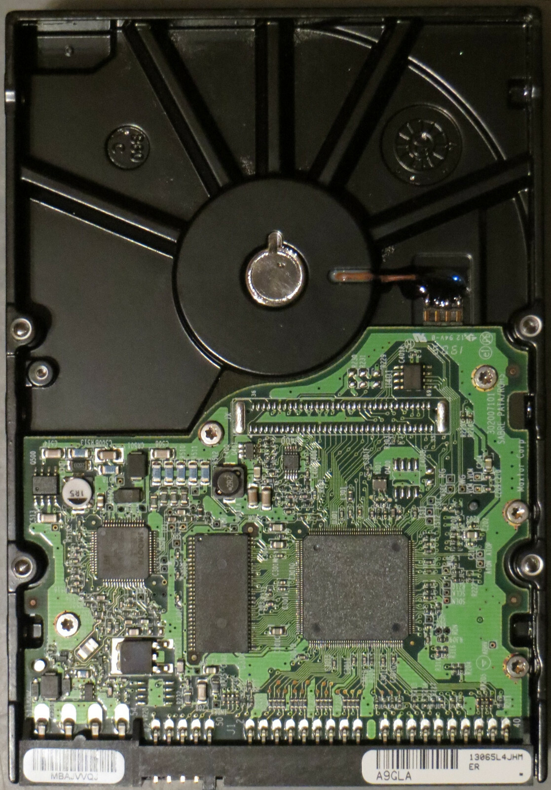 Maxtor DiamondMax 10 (6L300R0) 300 GB, 7200RPM (3,5 Zoll) IDE HDD ...