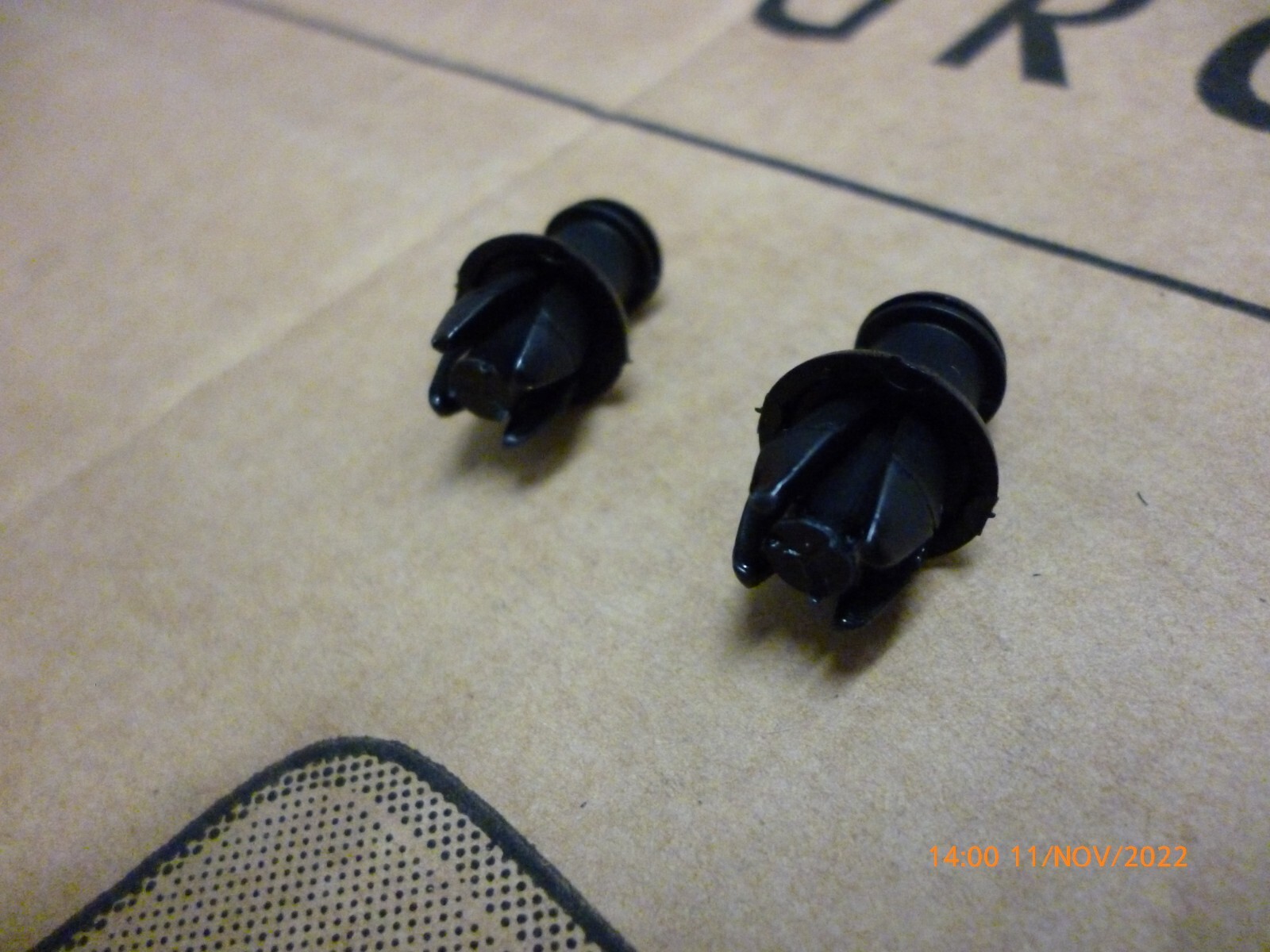 NEW GENUINE VW SEAT AUDI SKODA PARCEL SHELF STRAP PINS x2 1M6867574A | eBay