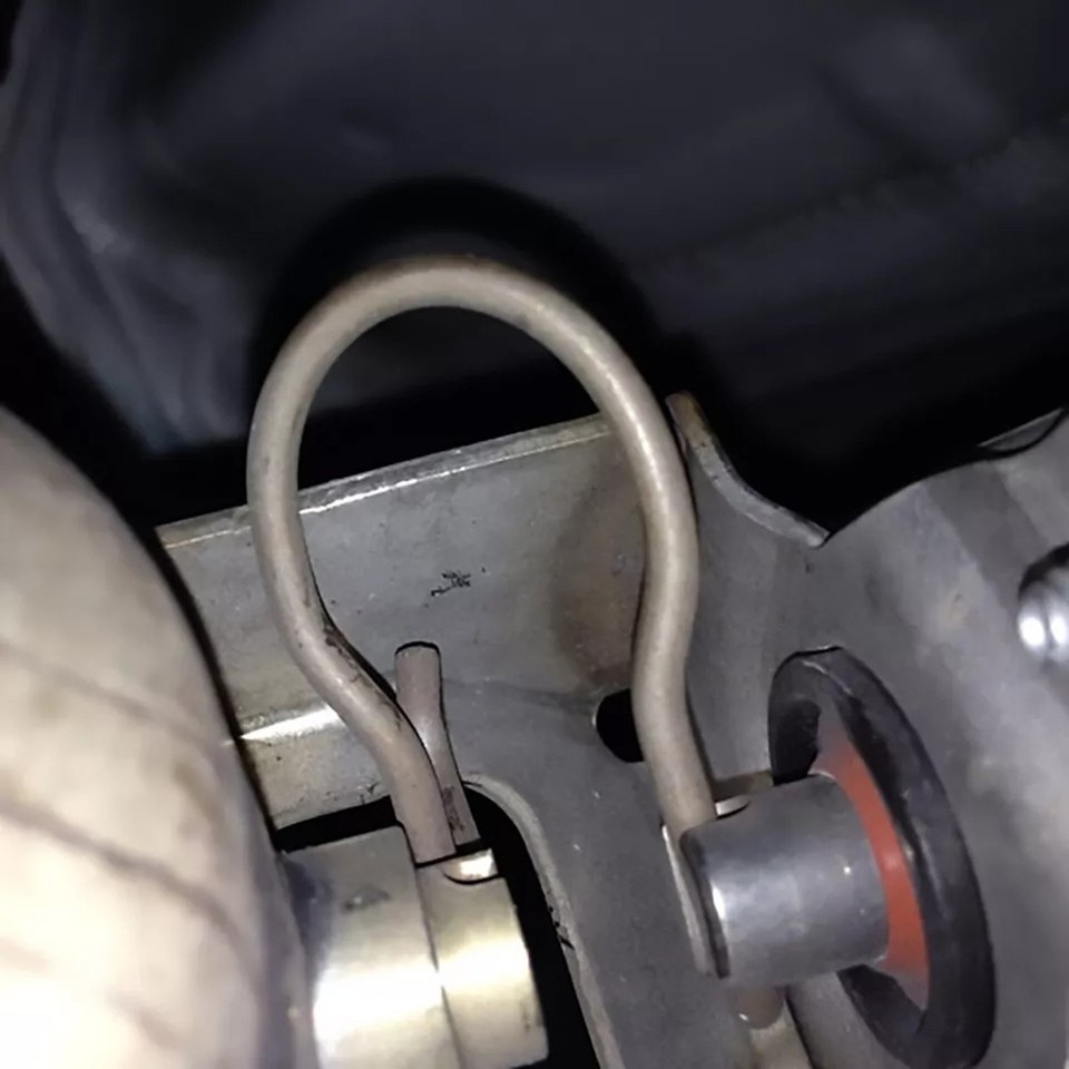 For BMW Exhaust Actuator Flap Valve Spring Clip for X5 X6 Series G05 ...