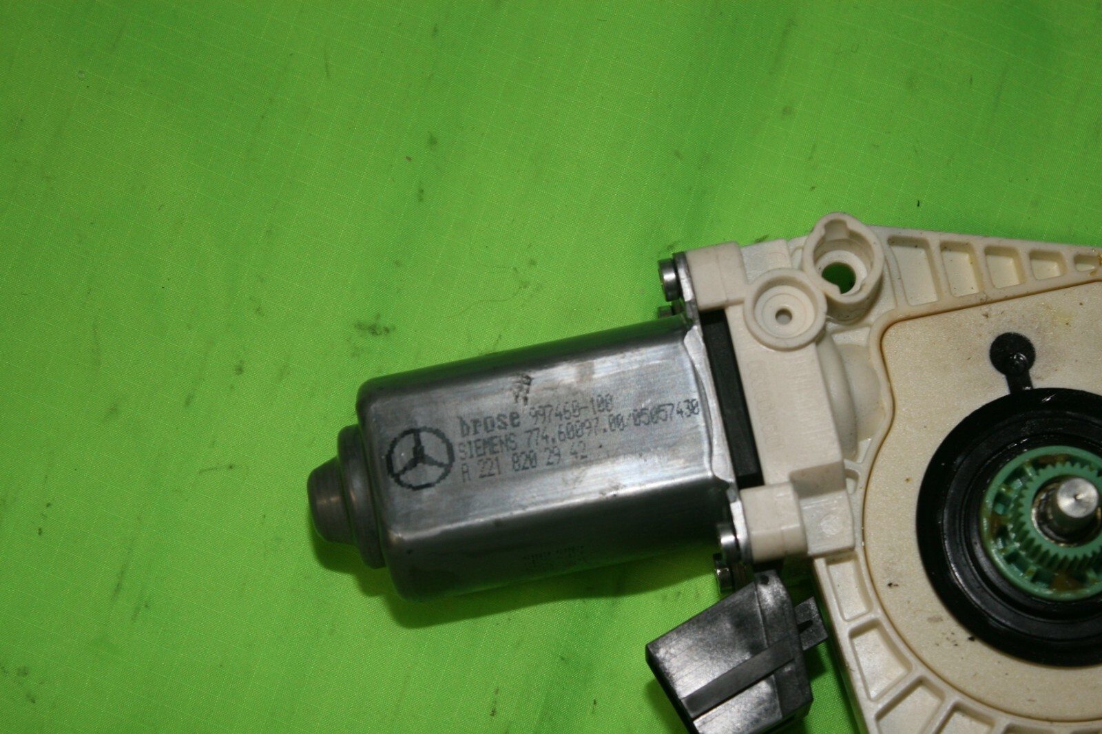 07-13 MERCEDES W221 S-CLASS REAR LEFT DOOR WINDOW MOTOR 2218202942 ...