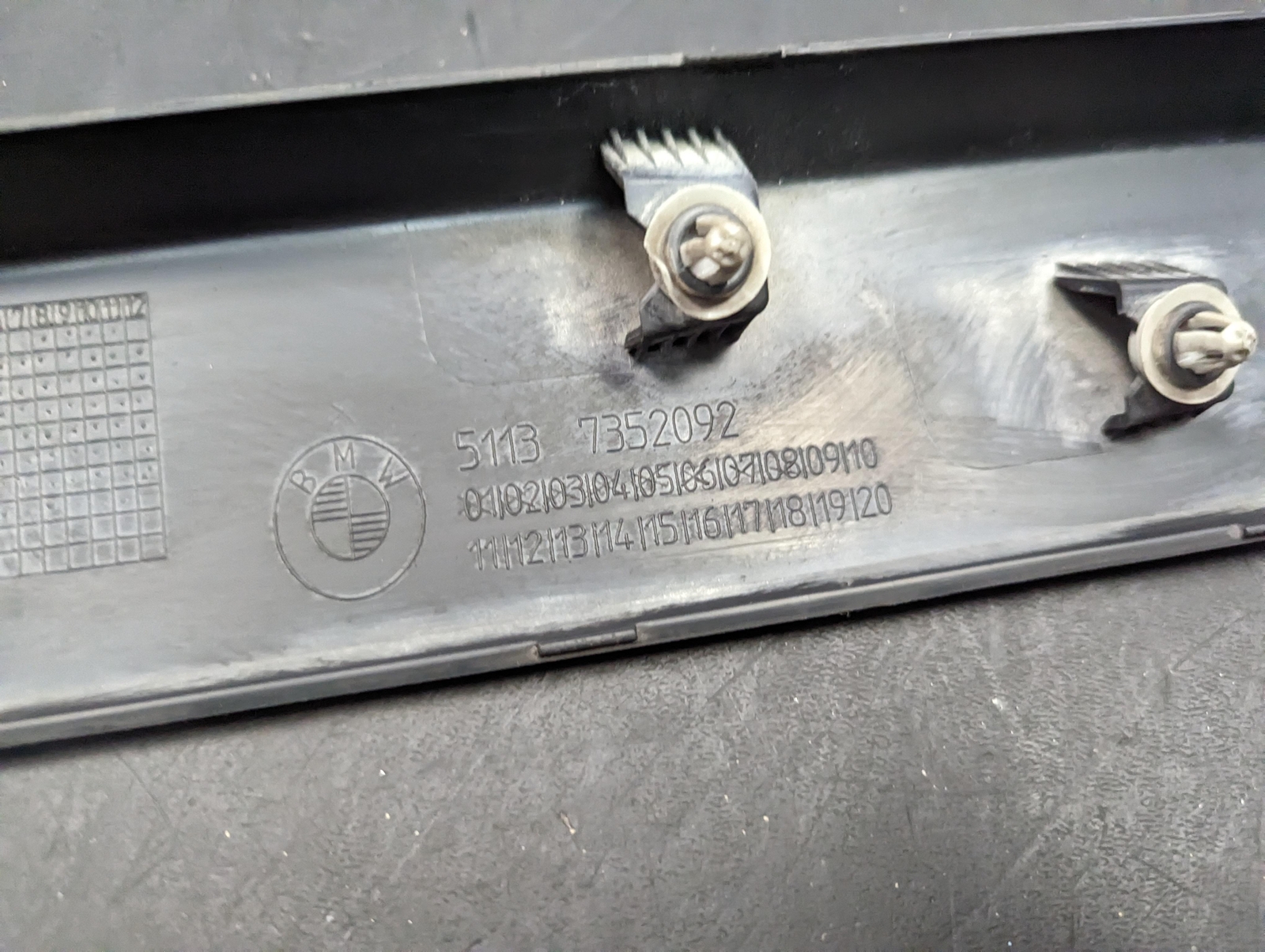 Front Right Door Lower Molding 2022 BMW X1 51137352092 2016 2017 2018 ...