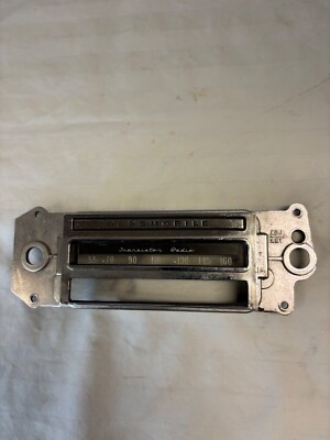 VINTAGE OLDSMOBILE AM RADIO FACE | eBay