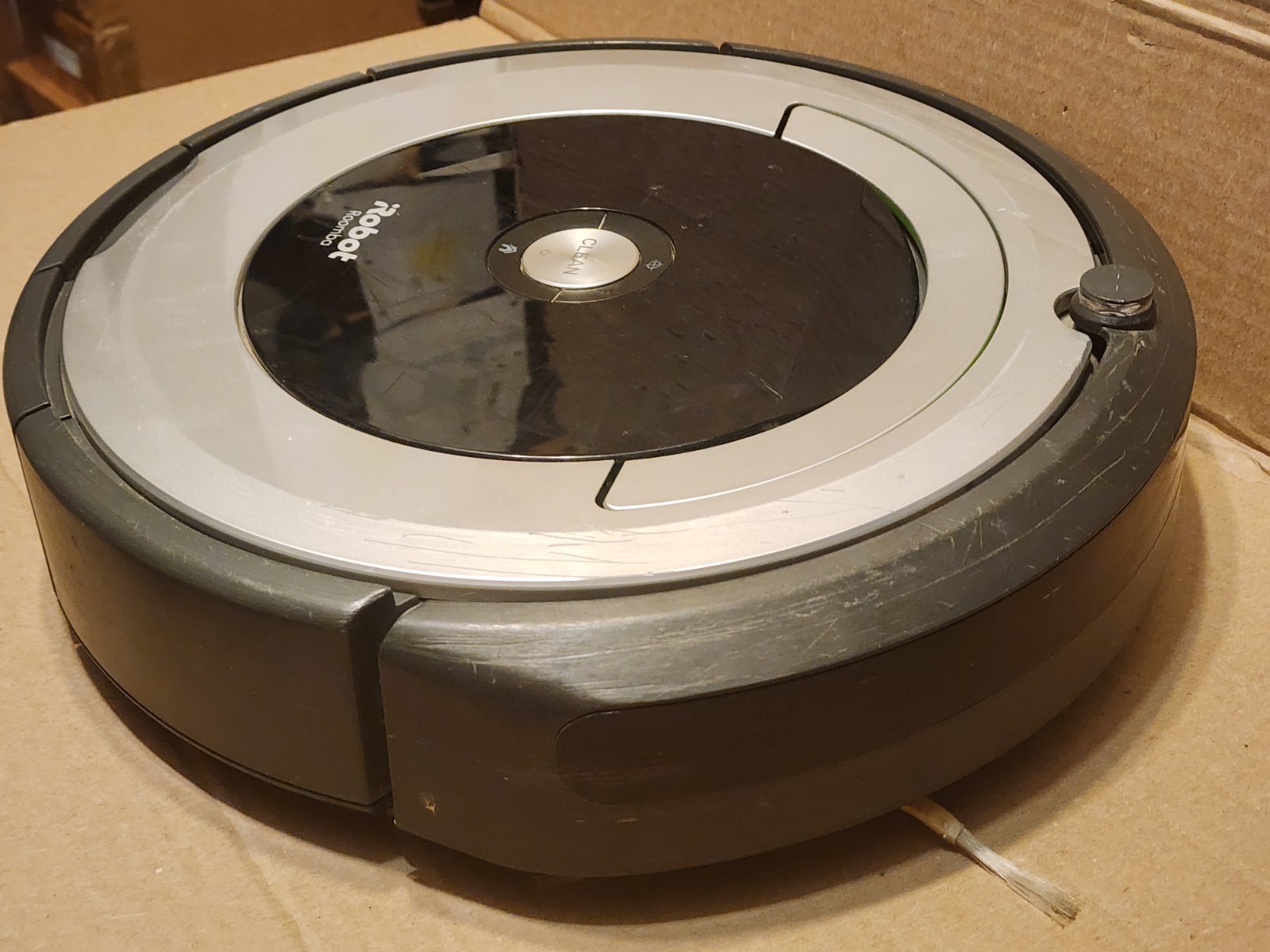 iRobot Roomba 690 Smart Robot Vacuum Wi-Fi Connected Self Charging ...