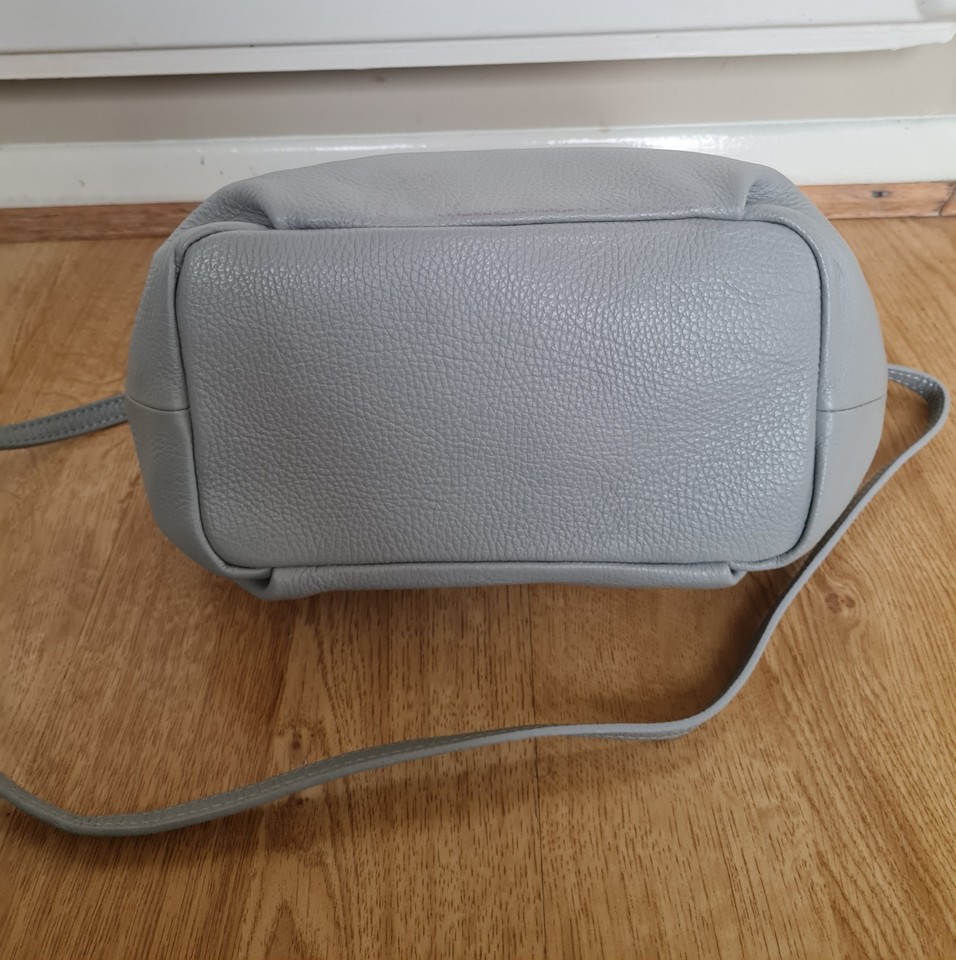 LADIES BNWOT GREY MADE IN ITALY BORSE IN PELLE 100% LEATHER HAND/ CROSS ...