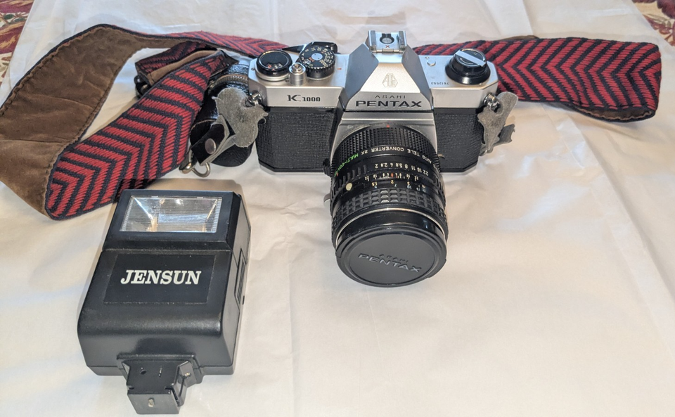 ASAHI PENTAX K1000 SLR 35mm Film Camera, 1 Lenses, Flash, & More | eBay