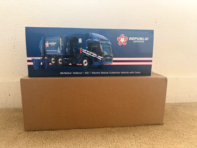 First Gear Republic Services Volterra Zr Mcneilus 34th Scale Sideload ...