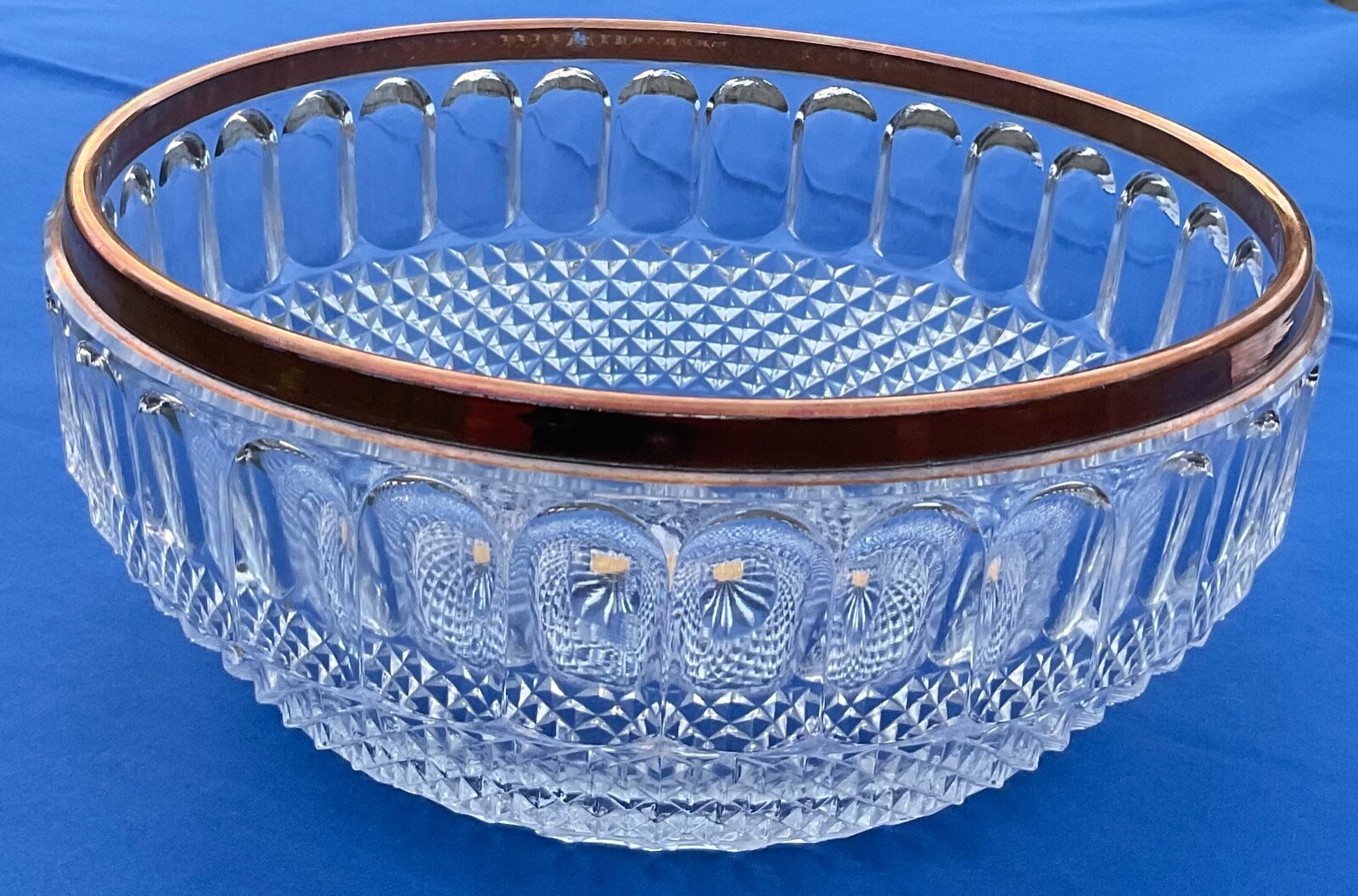 Genuine 24% Lead Crystal Serving Bowl Gold Trim Diamond Cut 8" Across W ...